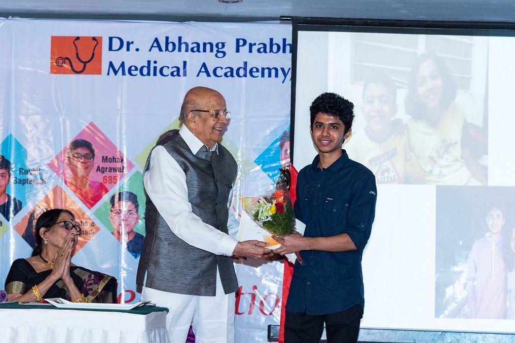 Top 10 NEET Coaching Institutes In Pune - Dr. Abhang Prabhu Medical Academy