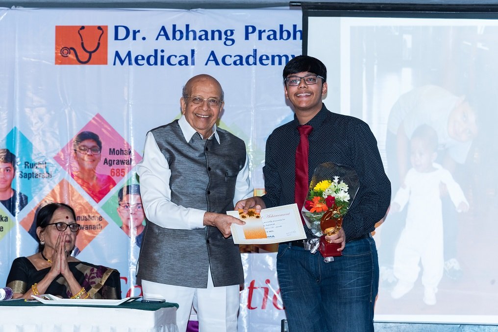 Top 10 NEET Coaching Institutes In Pune - Dr. Abhang Prabhu Medical Academy